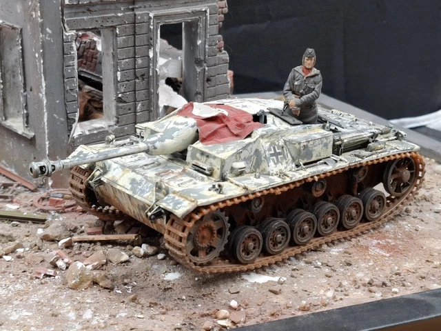 GERMAN STURMGESCHÜTZ III (StuG III) Winter gekalkt gebaut+gebrusht 1:35 ...