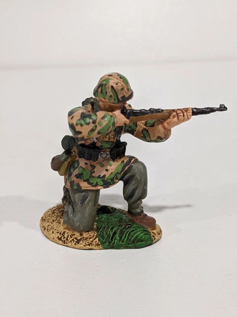CONTE WW2 GERMAN Infantry Waffen SS - Metal Kneeling Firing Rifle 1/32 ...