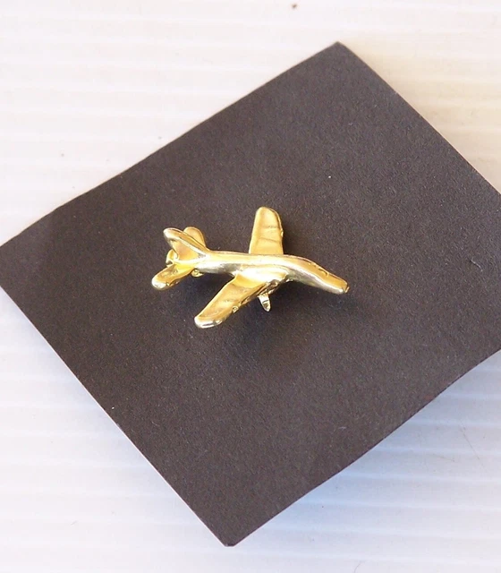 VINTAGE JET PLANE Aviation Souvenir Lapel Hat Tie Pin Badge Brooch $13. ...
