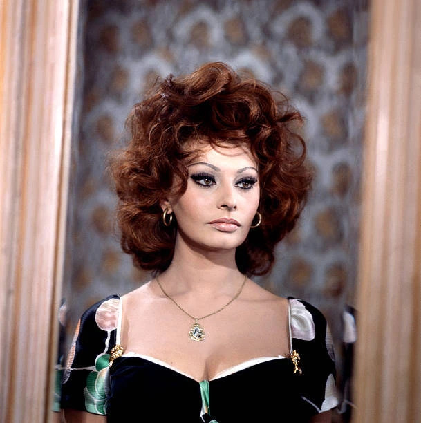ITALIAN ACTRESS SOPHIA Loren in Matrimonio allitaliana 1960s Movie Old ...