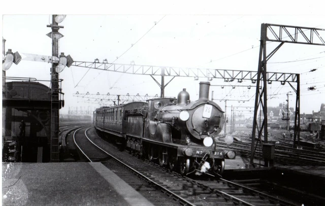RAIL PHOTO SR LSWR 440 E314 Clapham Junction station London LBSC SECR £ ...