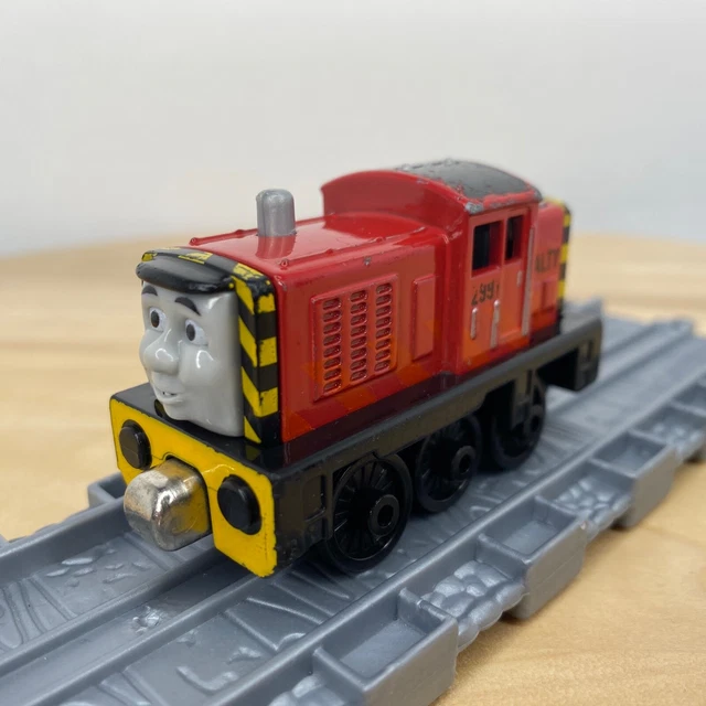 TAKE N PLAY SALTY Thomas the Tank Engine Take and Play Engine £10.99 ...