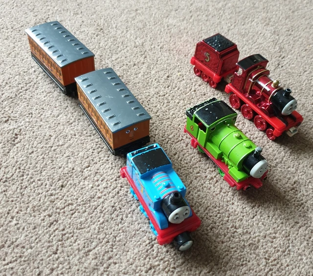 THOMAS THE TANK Engine Die Cast Magnetic Engines Bundle £6.00 - PicClick UK