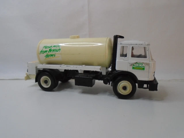 BRITAINS DAIRY PRODUCTS 1980s Milk Tanker 1:32 Truck Lorry Farm Toy ...