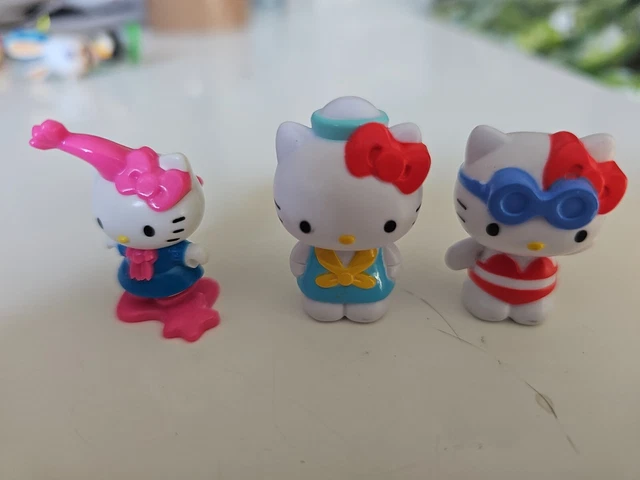 HELLO KITTY BUNDLE Includes Sanrio - Wizard Hello Kitty on Pink Base £2 ...