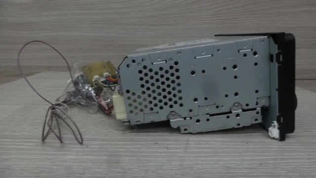 TOYOTA KLUGER STEREO/HEAD Unit Single Disc Cd Player (P/N On Face 22840 ...