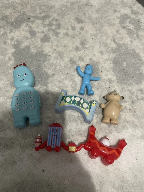 IN THE NIGHT Garden Iggle Piggle Makka Pakka Figures Bridge Phone Ninky ...