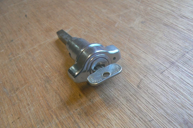 TRIUMPH SPITFIRE MK4 1500 Boot Handle Lock £35.95 - PicClick UK