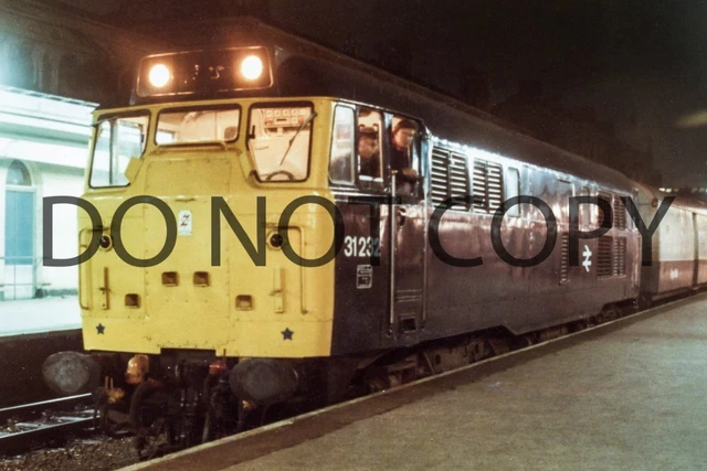 UK DIESEL TRAIN Railway Photograph Of Class 31 31232 Loco. (Rm31-261) £ ...