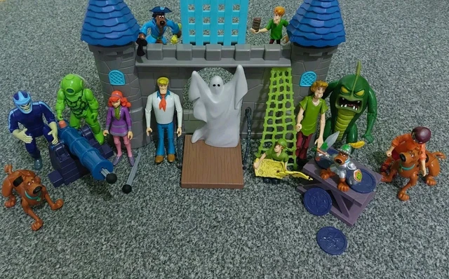 SCOOBY DOO CASTLE and figures, including villains. £9.99 - PicClick UK