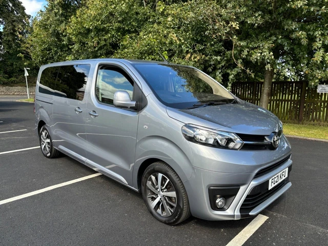 TOYOTA PROACE VERSO 2.0D Family Medium MPV MWB Euro 6 (s/s) 5dr (8 Seat ...