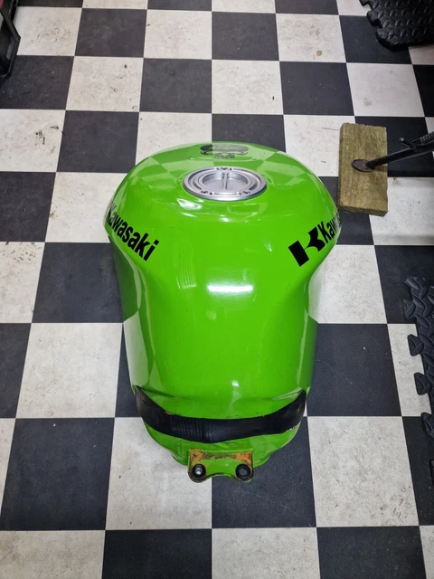 KAWASAKI ZX6R NINJA Fuel Tank With Tap Green £190.00 - PicClick UK