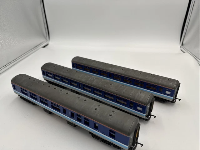 HORNBY 3X BRITISH Rail Mk2 Coaches Regional Railways £49.95 - PicClick UK