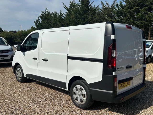 2023 RENAULT TRAFIC 2.0 dCi Blue SL28 Business L1 H1 Euro 6 (s/s) 5dr ...