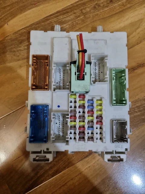 FORD FOCUS MK3 C Max Mk2 Bcm Body Control Module Fuse Box Bv6N14A073Ds ...