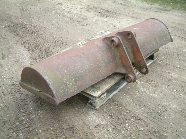 JCB 3CX 4CX Ditching / Grading Bucket 66inch ( 167cm ) Wide, 50mm Pins ...