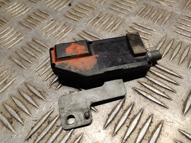 MERCEDES-BENZ M W163 Bootlid Antena Amplificador 1638200089 EUR 16,94 ...