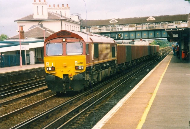 DIESELBAHN FOTO EWS Class 66 Photo Zug Bild 66020 Bei Eastleigh. EUR 0 ...