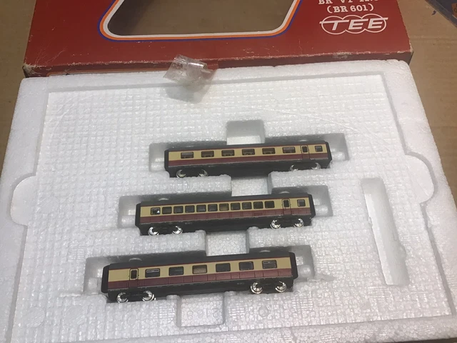 ROCO N GAUGE 23005 Passenger Coach Set 3X BR VT Coaches Red & Cream ...