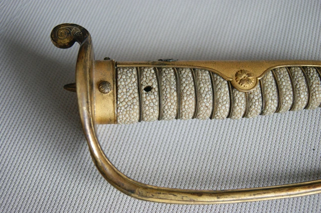 HILT - (TSUKA) a Japanese military officer's sword from the Kyu-Gunto ...