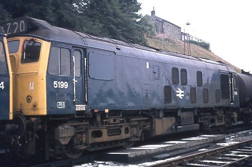 ORIGINAL COLOUR SLIDE of D5199 BR class 25 diesel loco £3.99 - PicClick UK
