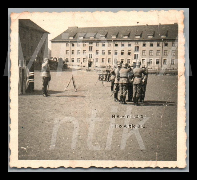 FOTO, WEHRMACHT, KASERNE unbek., Bataillon bei der Vereidigung; L190L ...