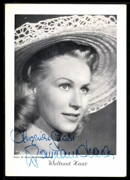 ATTRICE WALTRAUT HAAS con cappello a metà profilo, autografo, cartolina ...