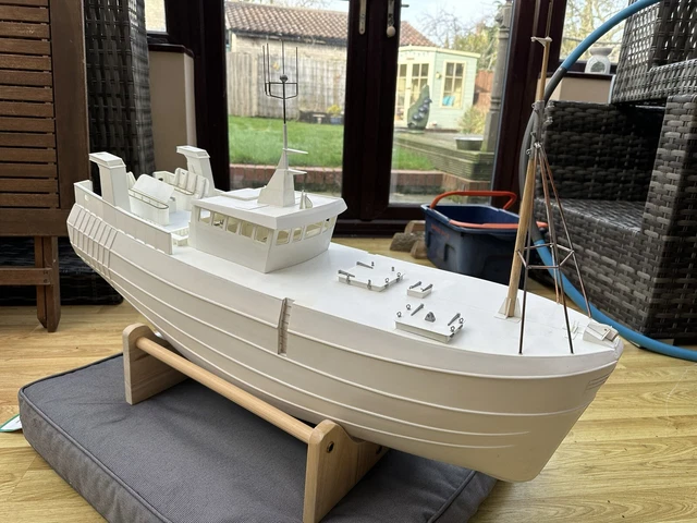 MODEL SLIPWAY MAGGIE M Fishing Trawler part built RC Boat kit with all ...