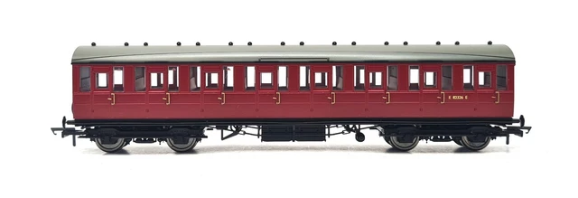 HORNBY R4520 BR Gresley Suburban 3rd Class Coach E82326E in BR Maroon ...