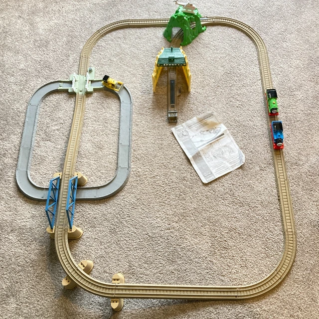 THOMAS THE TANK Engine & Friends Trackmaster Sodor Road & Rail Set - 2 ...