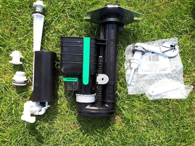 FLUIDMASTER DUAL FLUSH Toilet Cistern Siphon, Filler, Handle, Blank ...