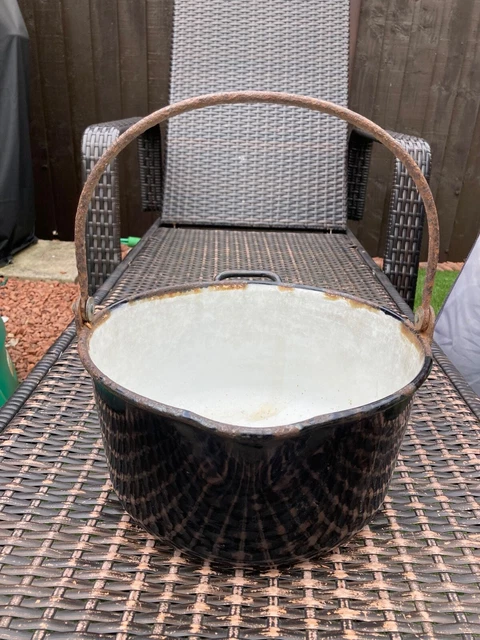 VINTAGE SMALL CAST Iron Cooking Pot Pan Garden Planter Cauldron Enamel ...