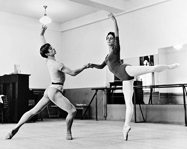 RUDOLF NUREYEV AND Lupe Serrano rehearsing 1962 OLD BALLET PHOTO $8.50 ...