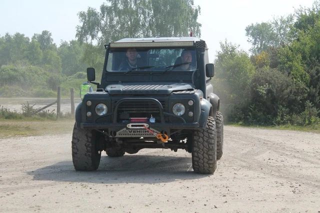 LAND ROVER DEFENDER 90 300Tdi Modified Off Road Ready £5,100.00 ...