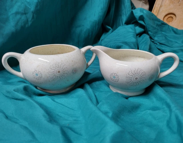 VINTAGE MOD CREAMER & Sugar Bowl Atomic Flower Design On Vanilla Bean ...