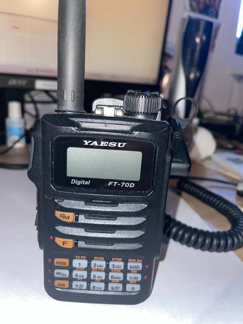 TRANSCEIVER YAESU FT-70D VHF UHF Ham Radio FM+C4FM + scanner 108-580mHZ ...