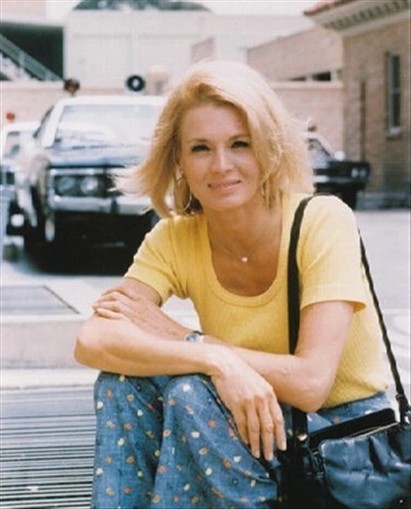 ANGIE DICKINSON 8X10 Photo Exceptionnel Portrait 249750 EUR 6,90 ...