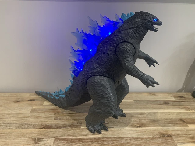 RARE MONSTERVERSE MEGA Heat Ray Godzilla Light Up Sounds Figure 13” £25 ...