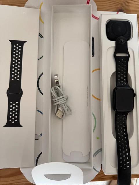 APPLE WATCH NIKE Series 8 45mm Midnight Aluminium Case with Black Nike ...