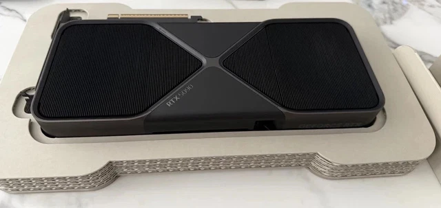 GIGABYTE NVIDIA GEFORCE RTX 5090 GAMING OC 32G Graphics Card - 32GB ...