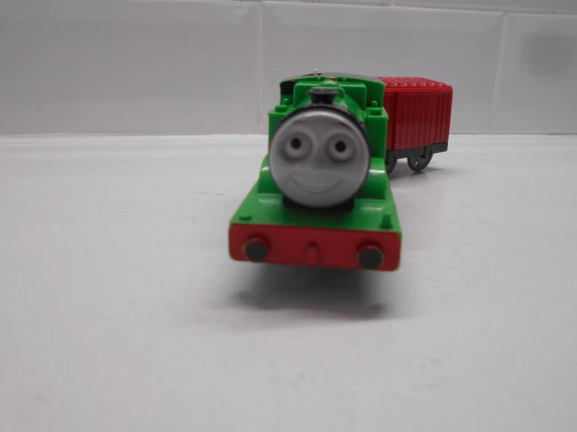 OLIVER THOMAS THE tank engine tomy trackmaster battery train £47.99 ...
