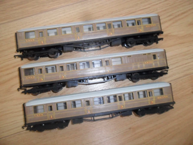 COLLECTION OF LNER Coaches for Hornby OO Gauge Model Railway Train Sets ...