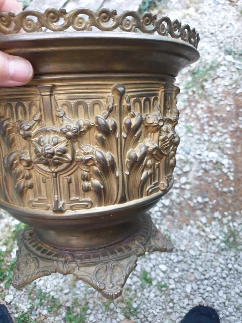 ANCIEN CACHE POT Old Brass Pot Cover Napoleon Iii En Laiton Repousse ...
