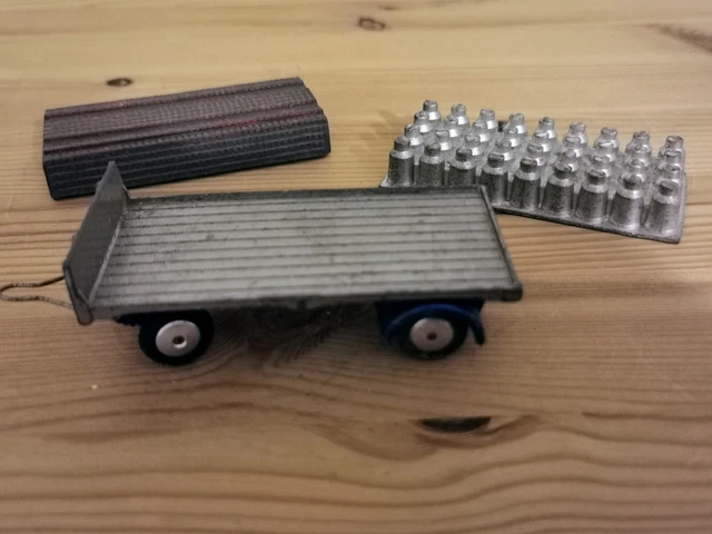 CORGI 101 DROP Side Platform Trailer with Milk Churns 1487 & Bricks ...