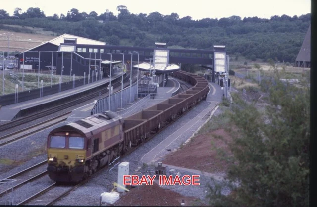 ORIGINAL 35MM SLIDE CLASS 66 LOCO NO 66194 AT EAST MIDLAND RAILWAY 7/09 ...