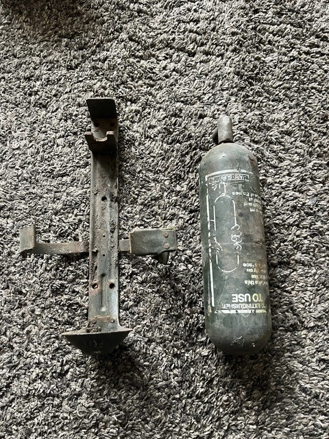 MILITARY VEHICLE BCF Fire Extinguisher And Bracket. £20.00 - PicClick UK