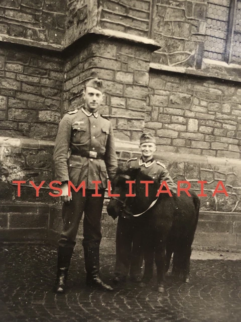 ORIGINAL WW2 PHOTO German Soldier Very Tall! £5.00 - PicClick UK