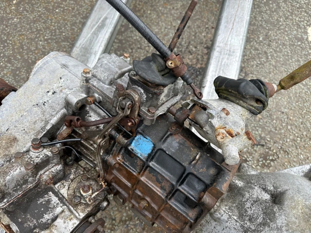 LAND ROVER DEFENDER LT77 GEARBOX & LT230 Transfer box £250.00 - PicClick UK