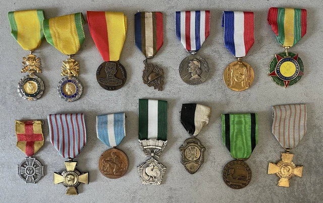 LOT DE 14 Medailles Militaires Et Civiles EUR 129,99 - PicClick FR LOT DE 14 Medailles Militaires Et Civiles EUR 129,99 - PicClick FR