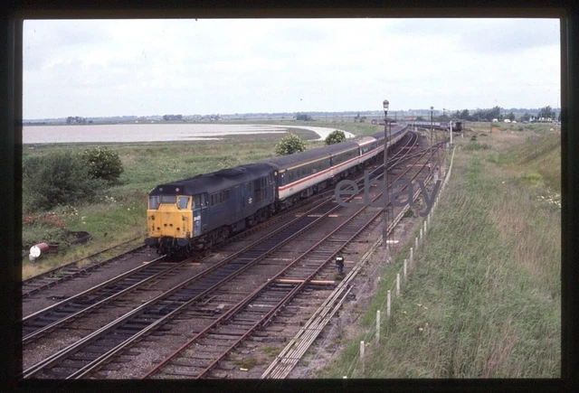 ORIGINAL 35MM SLIDE - Class 31 - 31425 at Yarmouth on 23.6.90. £3.69 ...